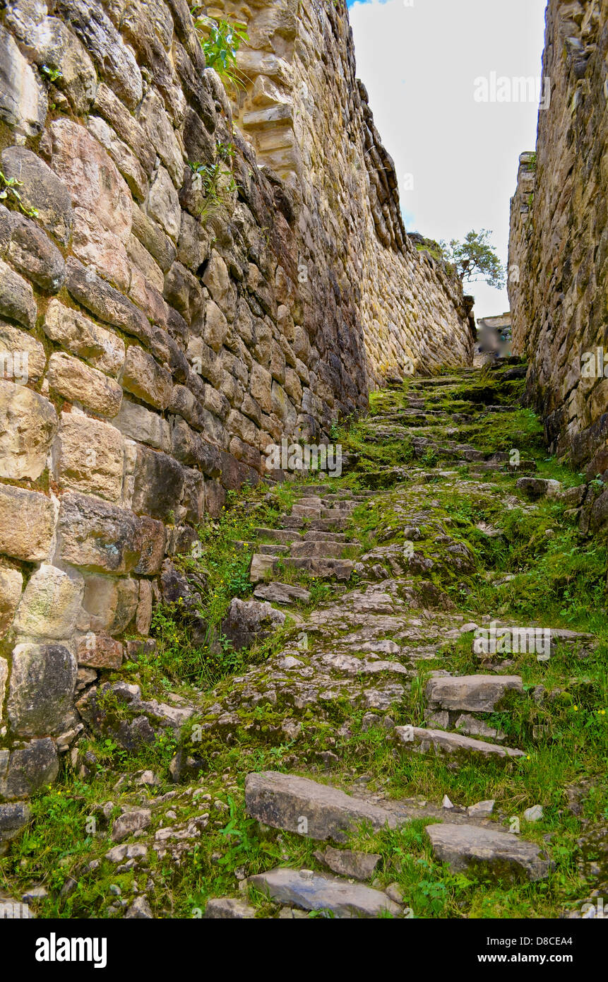 Stone walls at Kuelap fortress, Chachapoyas, Peru Stock Photo - Alamy