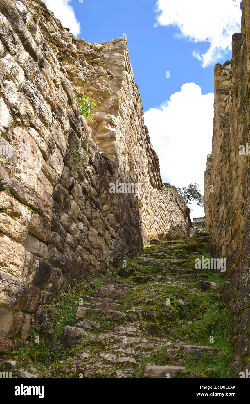Stone walls at Kuelap fortress, Chachapoyas, Peru Stock Photo - Alamy