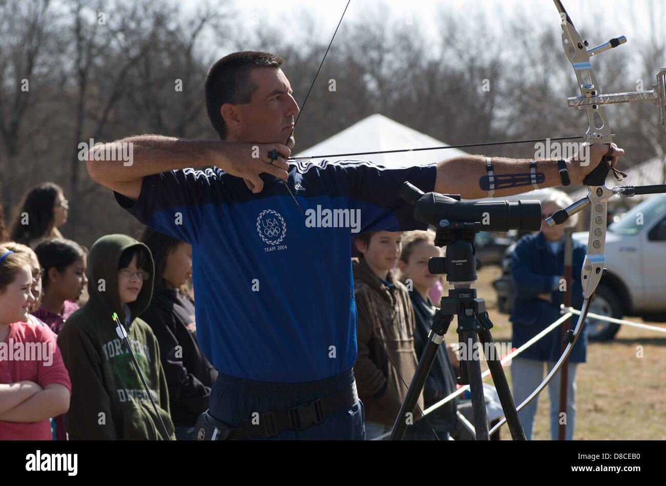 Archer shooting at a target hi-res stock photography and images - Alamy