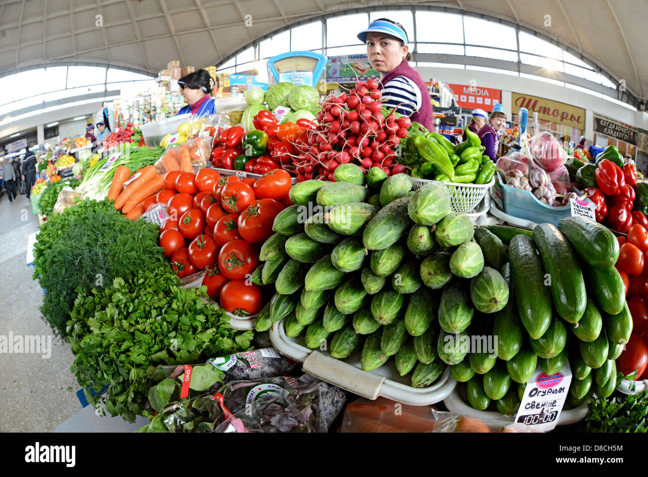 Fruit and vegetables sellers hi-res stock photography and images - Alamy