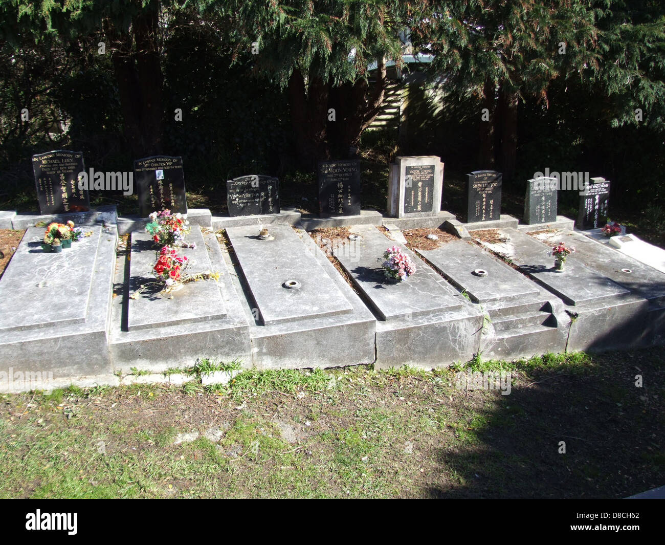 Chinese grave hi-res stock photography and images - Alamy