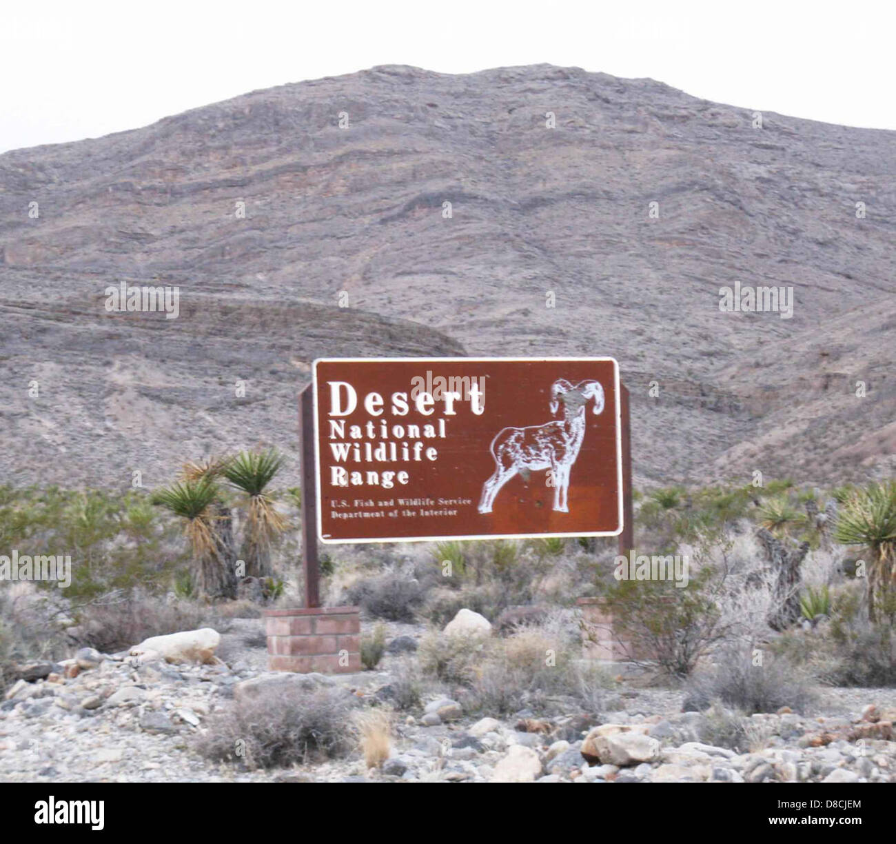 Desert national wildlife refuge sign Stock Photo - Alamy