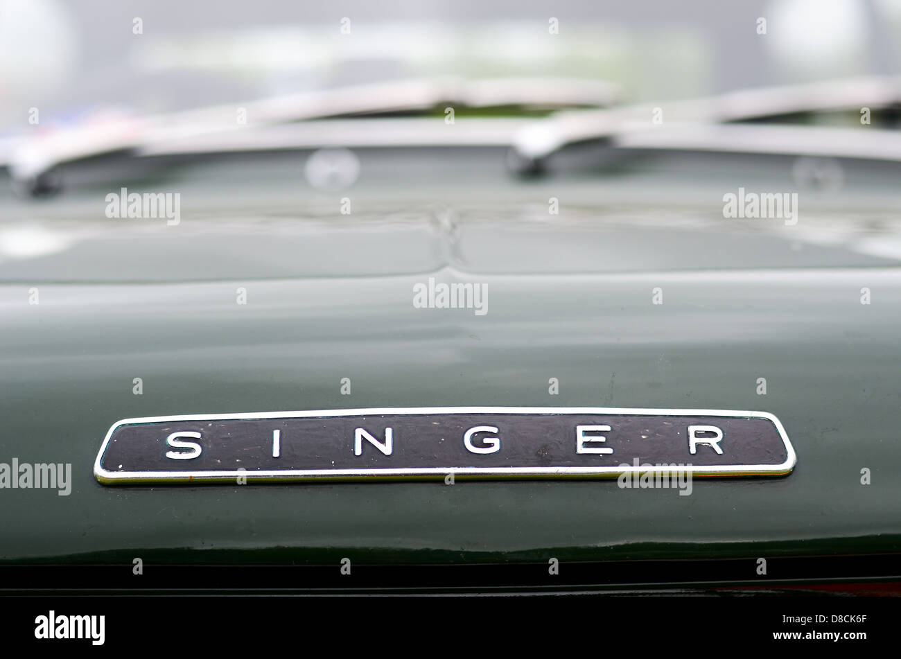 Singer car badge hi-res stock photography and images - Alamy