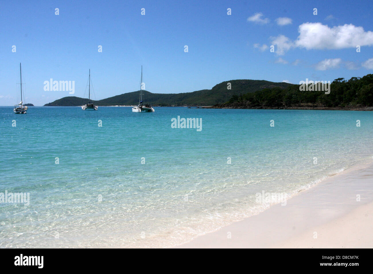 Clear, aquamarine sea in the Whitsunday Islands, Queensland, Australia ...
