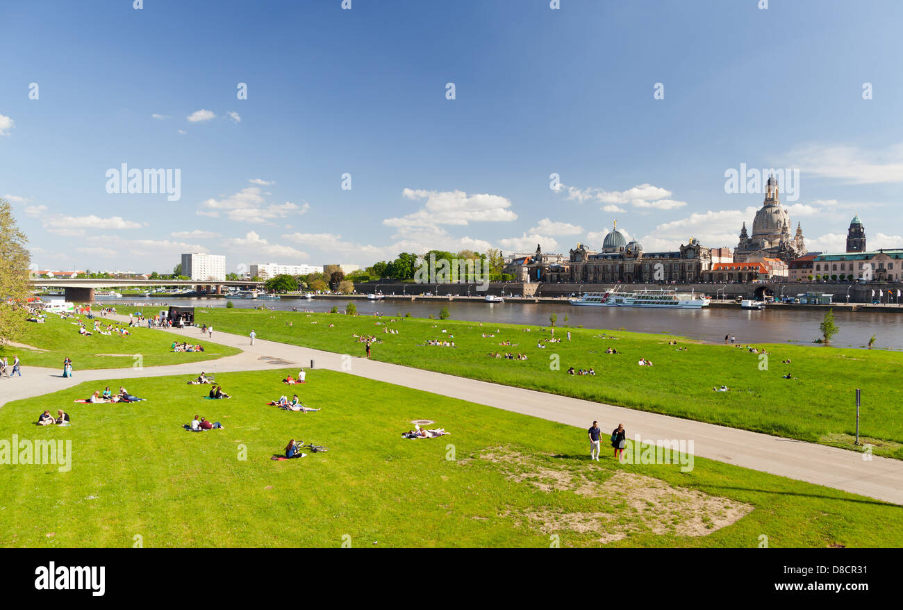 Dresden - Elbwiese (Elbe river meadows) from the Augustus bridge ...