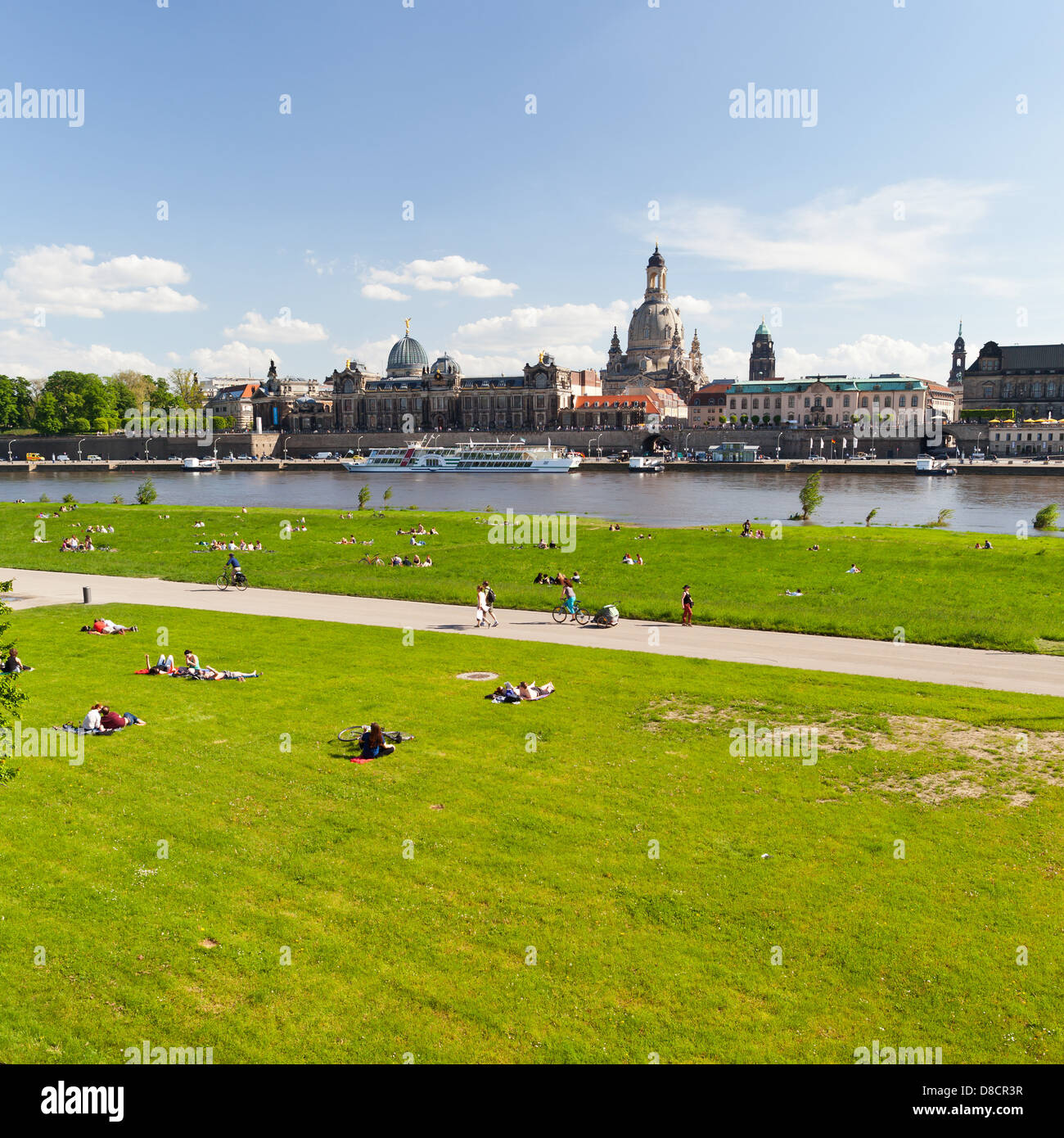 Dresden - Elbwiese (Elbe river meadows) from the Augustus bridge ...