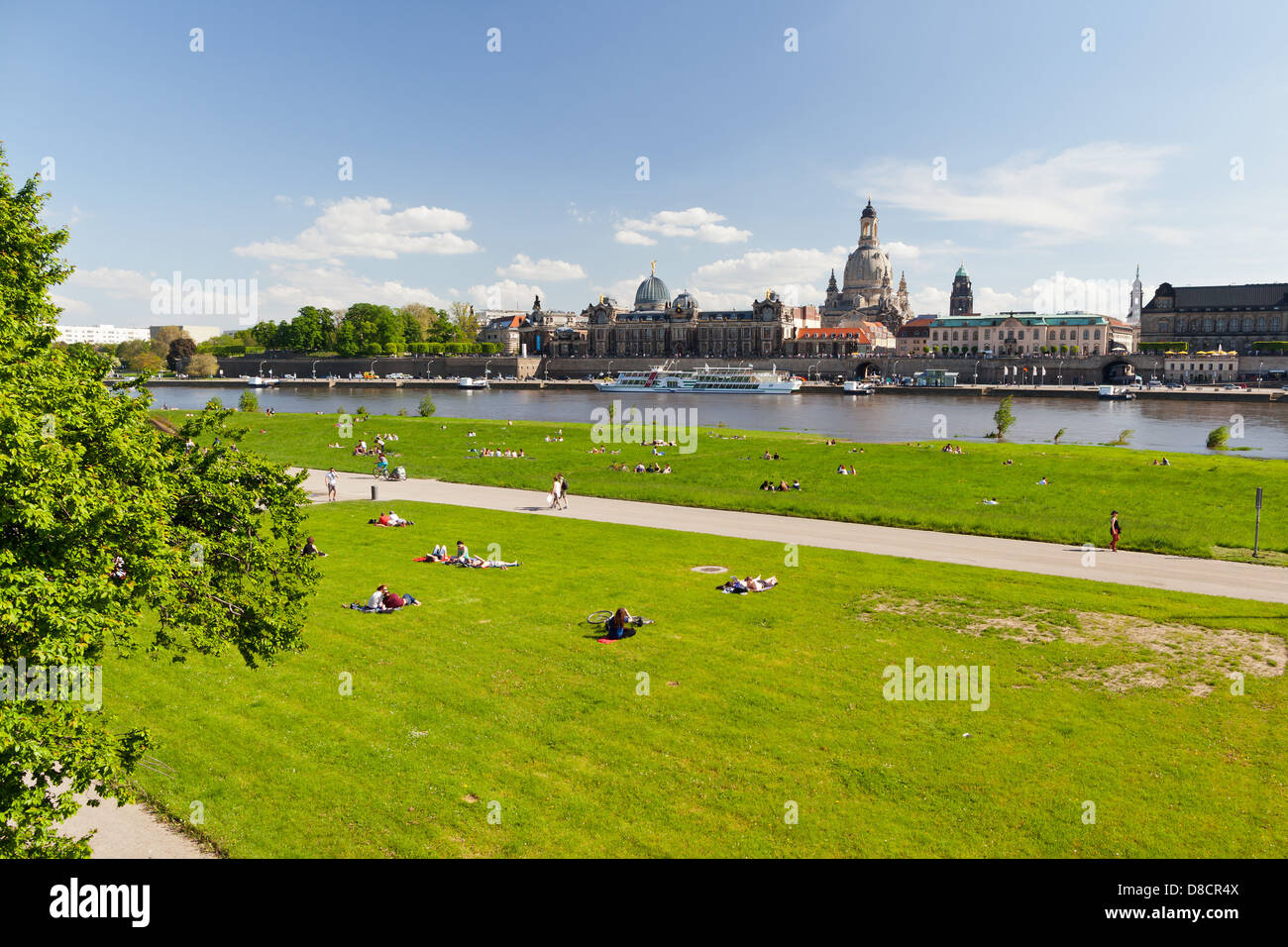 Dresden - Elbwiese (Elbe river meadows) from the Augustus bridge ...