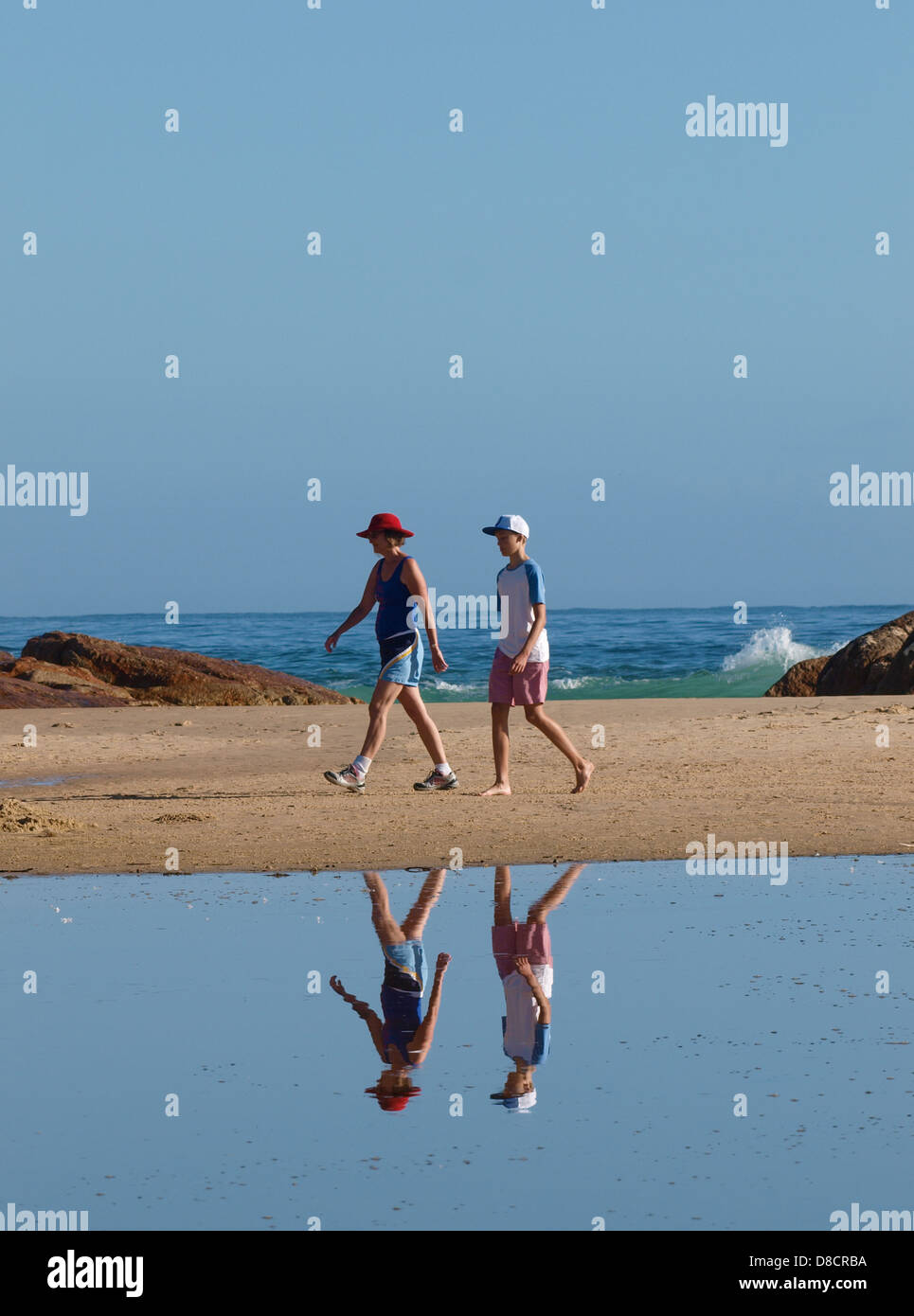Two rocks beach hi-res stock photography and images - Alamy