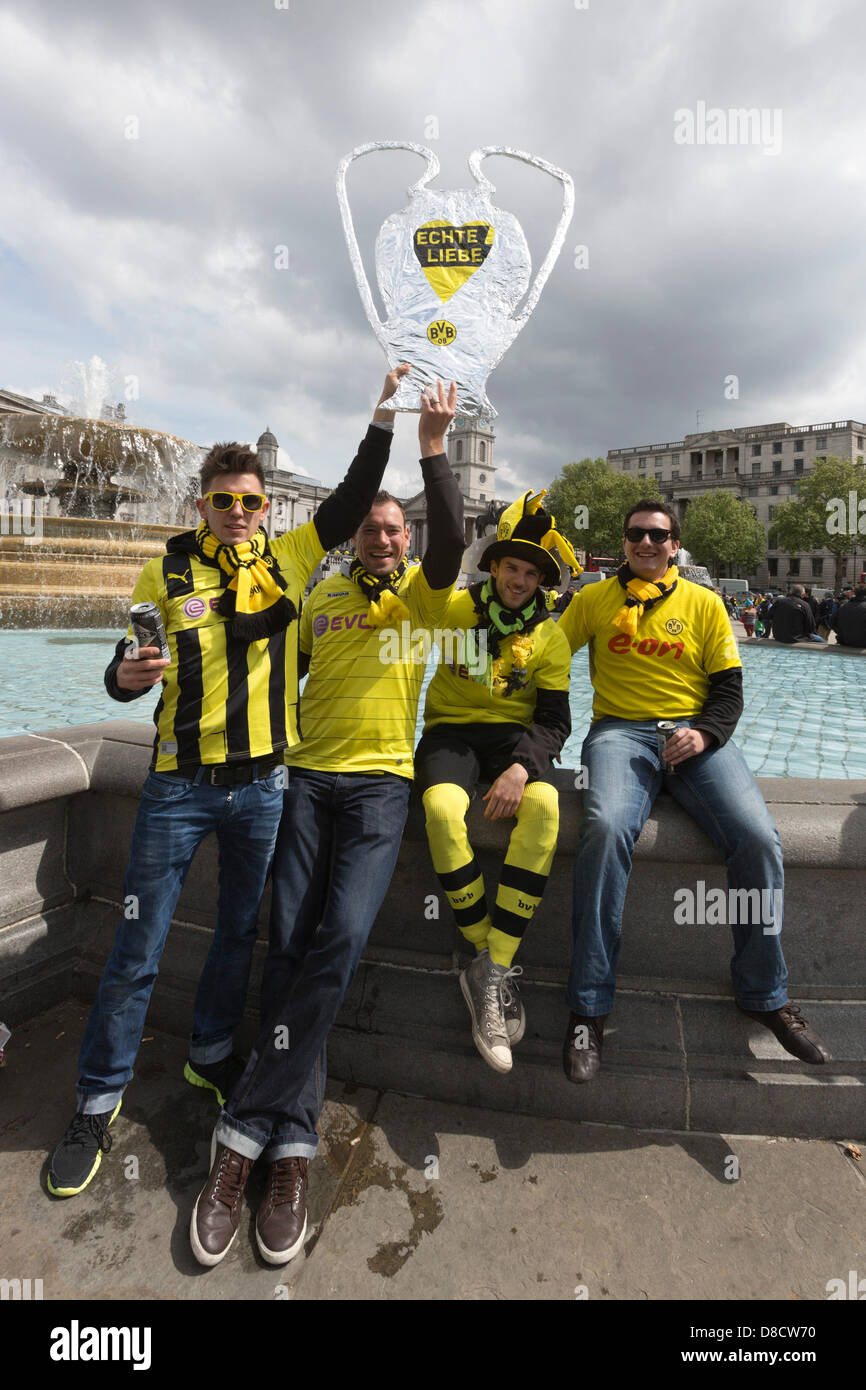 Fans of BVB Borussia Dortmund having a good time in Central London ...