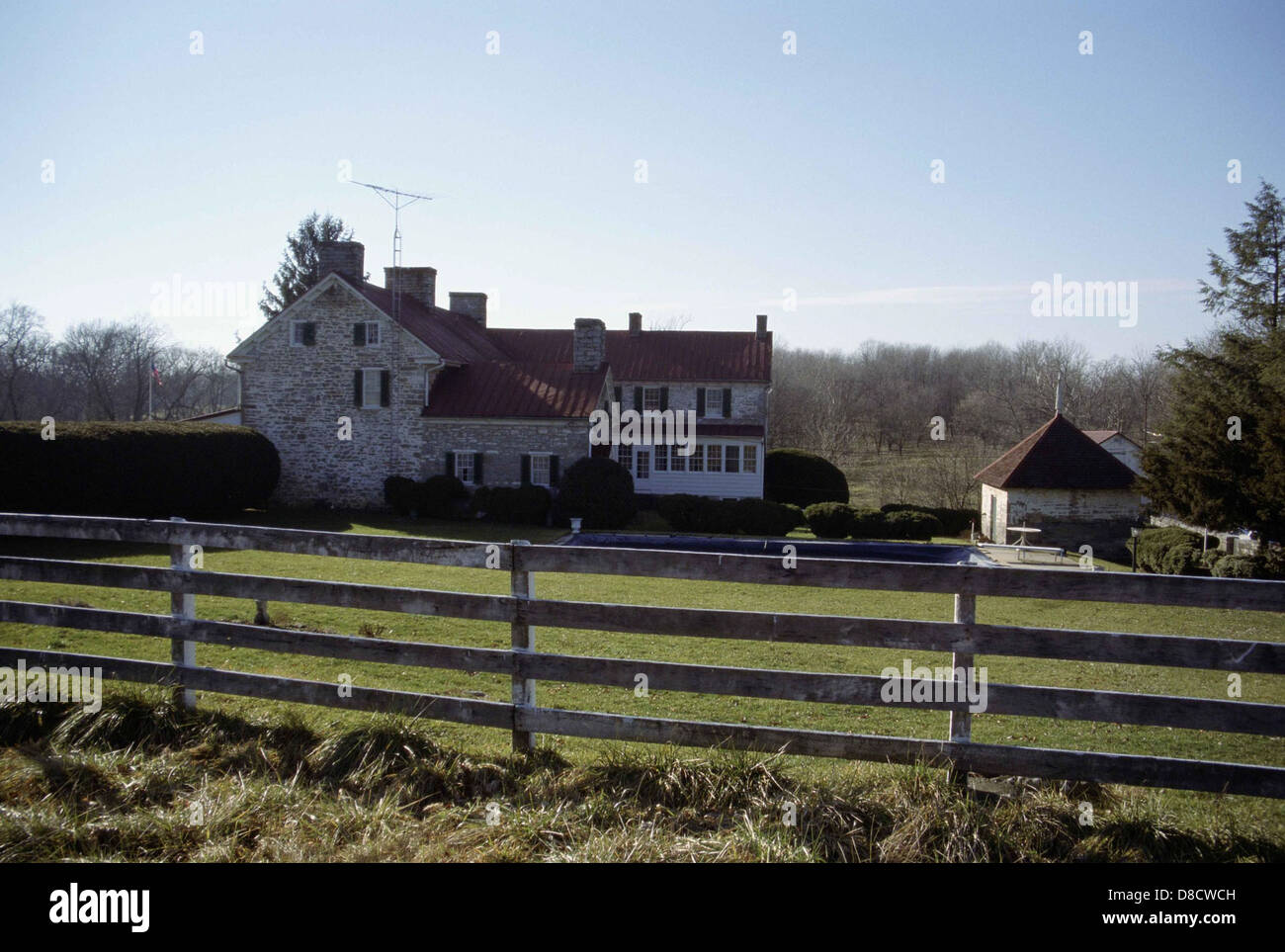 Main house and back yard of the farm Stock Photo - Alamy