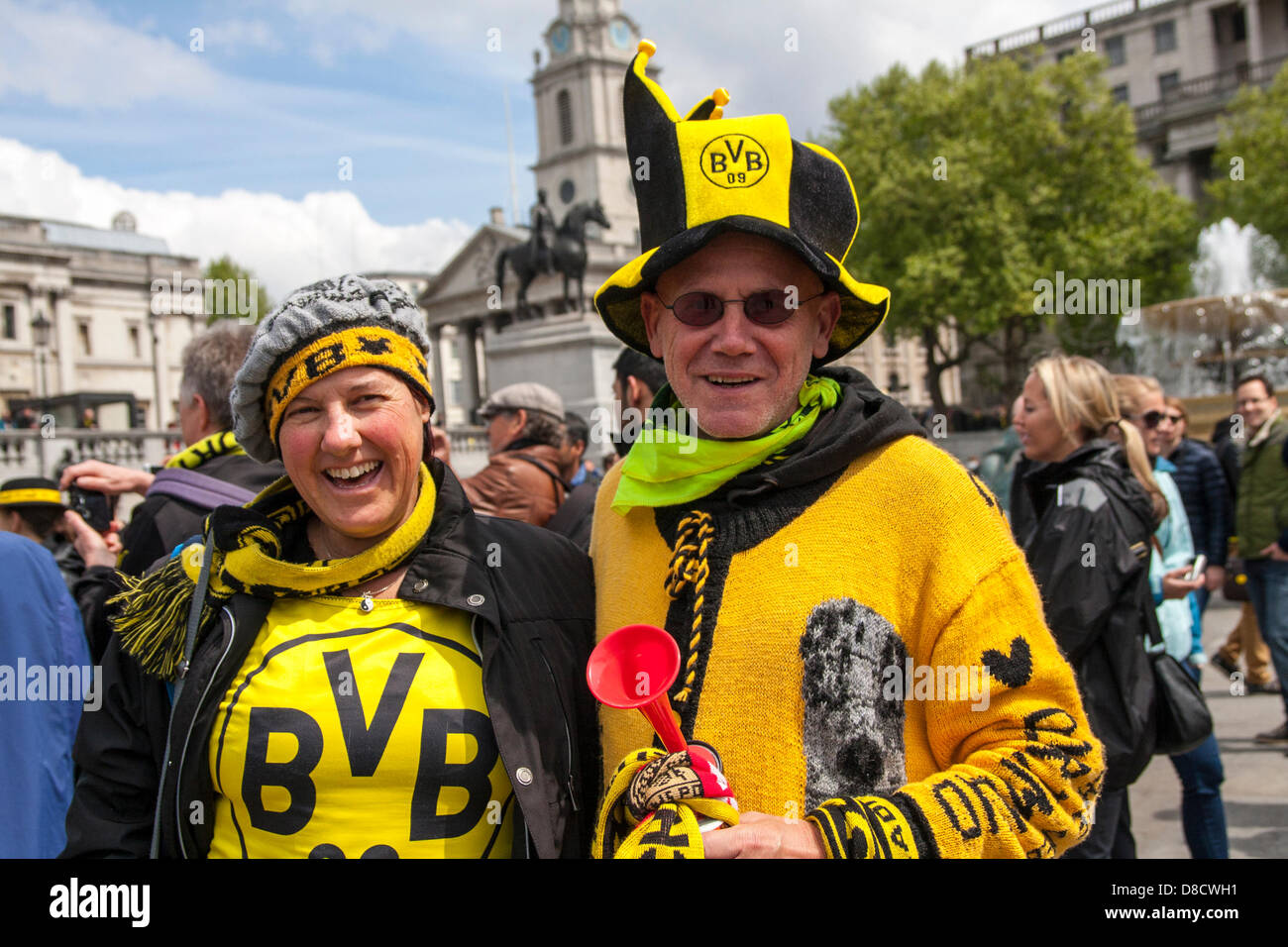 Borussia dortmund fans hi-res stock photography and images - Alamy