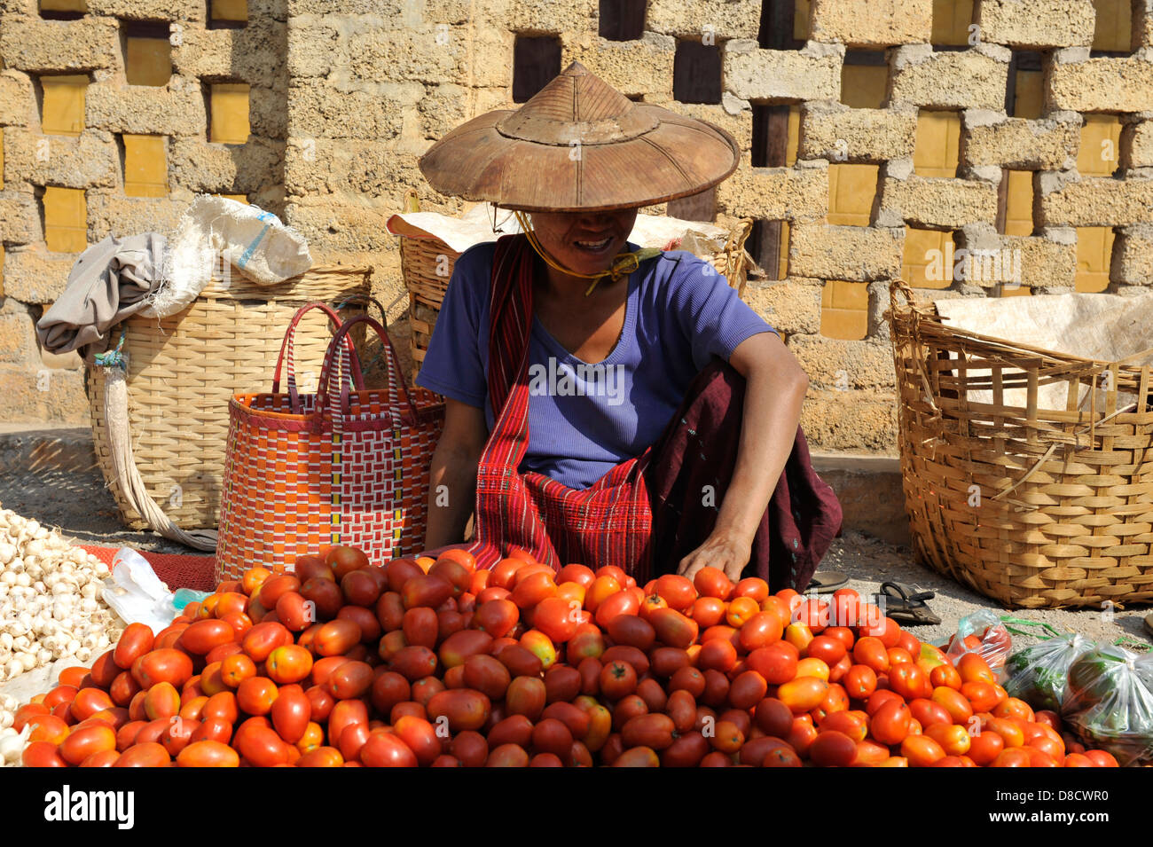 tomatoes at Aungban market Stock Photo - Alamy