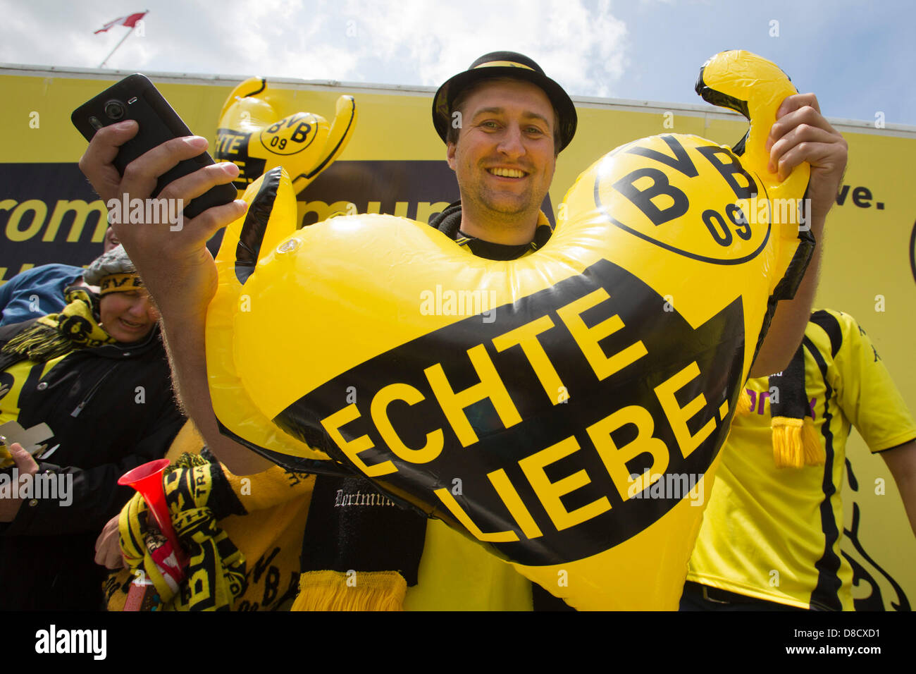 Fans of BVB Borussia Dortmund having a good time in Central London ...