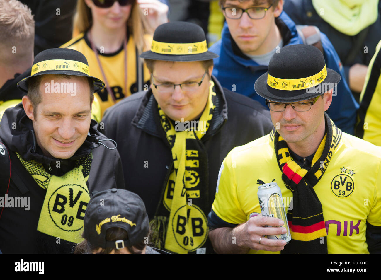Fans of BVB Borussia Dortmund having a good time in Central London ...