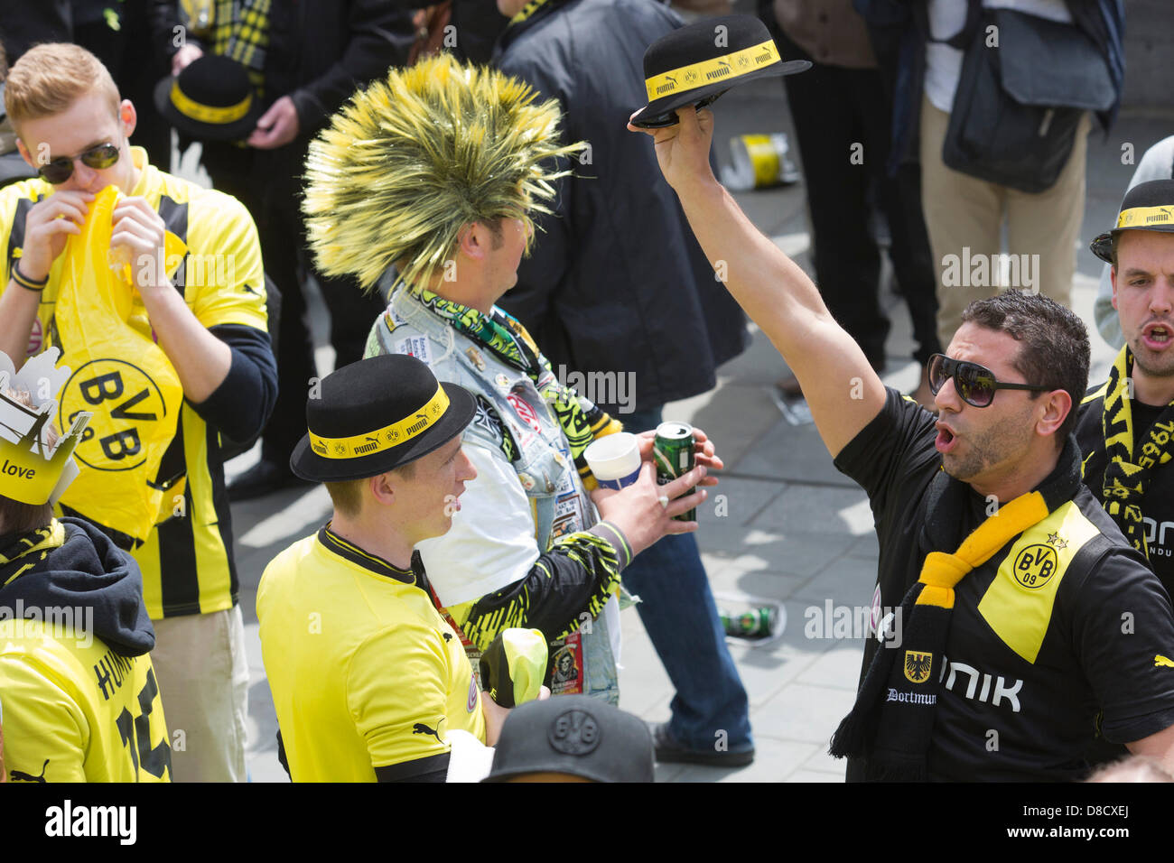 Fans of BVB Borussia Dortmund having a good time in Central London ...