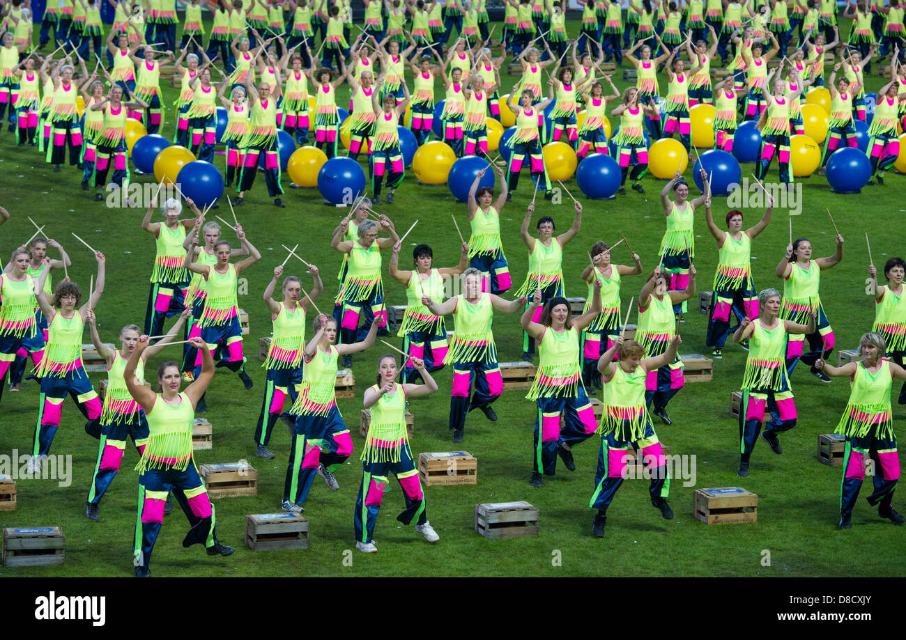 Gymnasts perform a choreography at a gala of the German Gymnastics ...