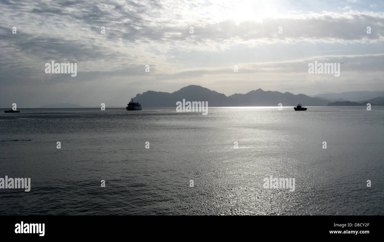 View of the line of sea horizon Stock Photo - Alamy