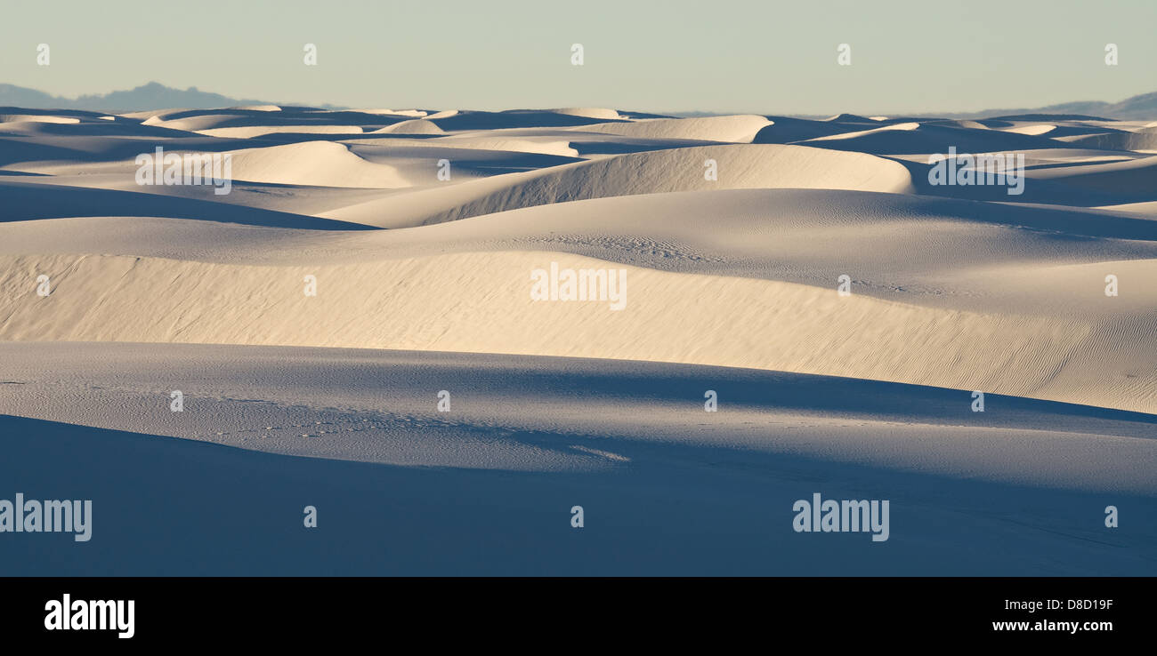 Dunes shadows textures patterns hi-res stock photography and images - Alamy