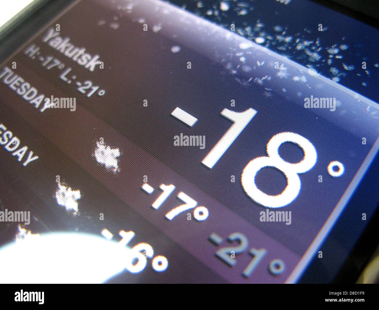 A screenshot of the iPhone weather program displaying current weather ...
