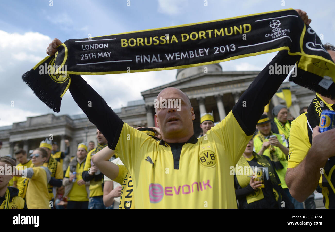 Supporters of Borussia Dortmund at the Trafalgar Square in London ...