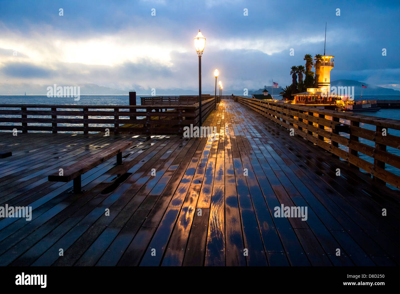 Famous pier 39 at the Fisherman's Wharf in San Francisco Stock Photo ...