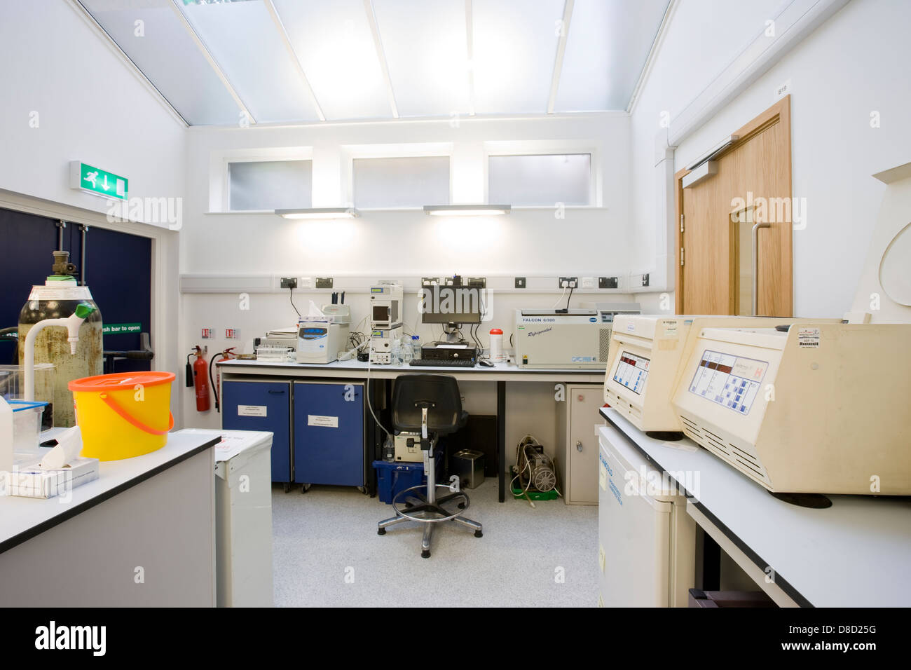 The National Hospital for Neurology & Neurosurgery laboratory Stock ...