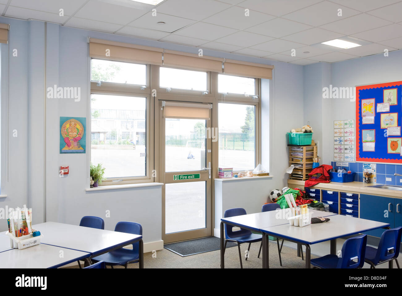 Perivale primary school hi-res stock photography and images - Alamy
