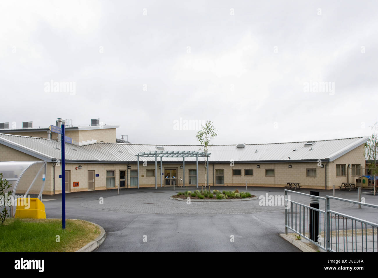 Perivale primary school hi-res stock photography and images - Alamy