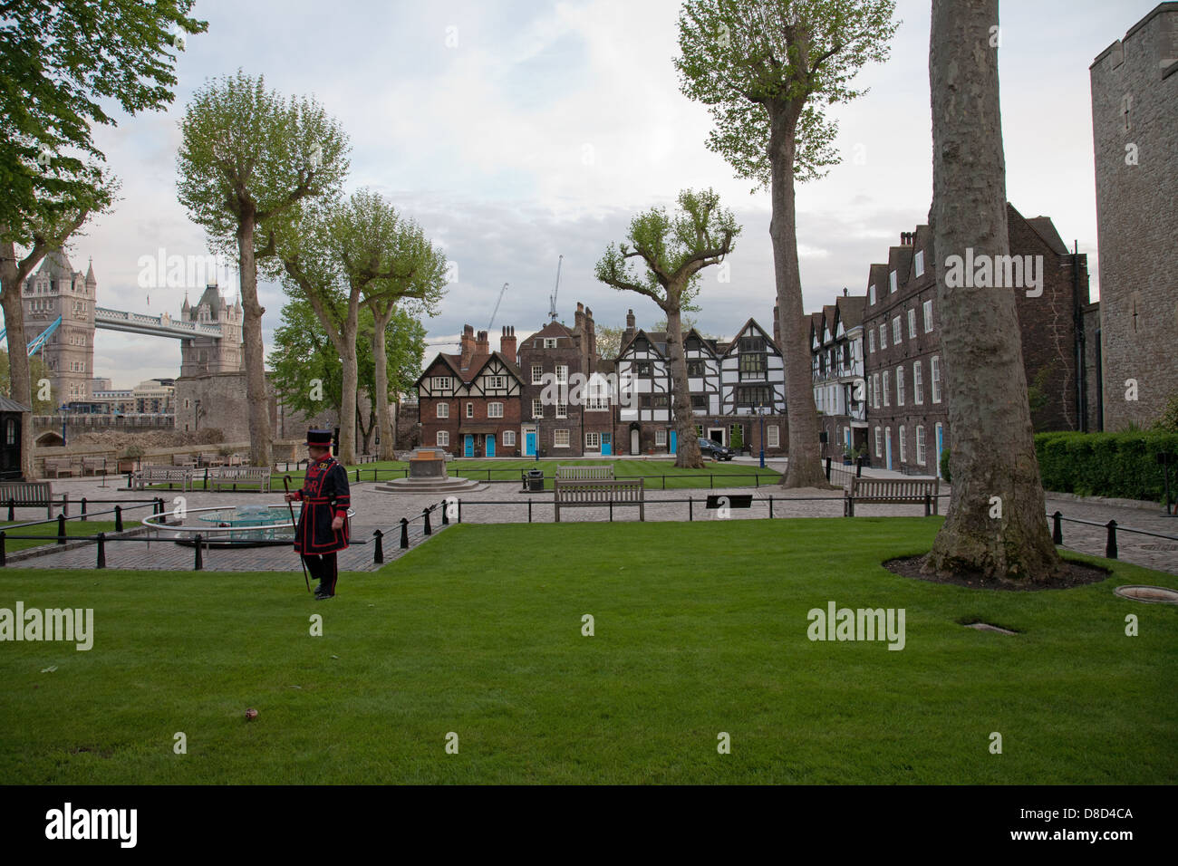 Inside The tower of London, beef eater Stock Photo - Alamy