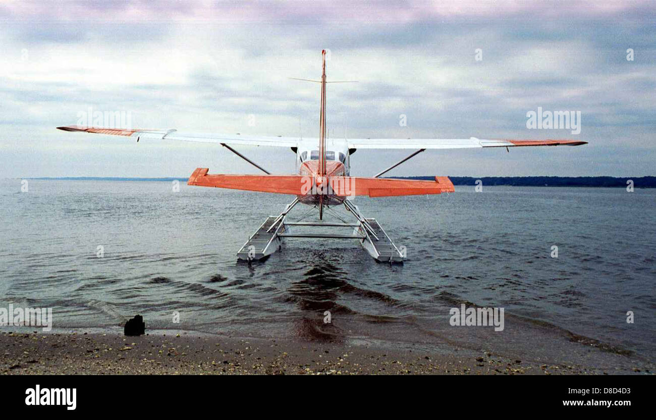 Plane on the water photographed from behind Stock Photo - Alamy