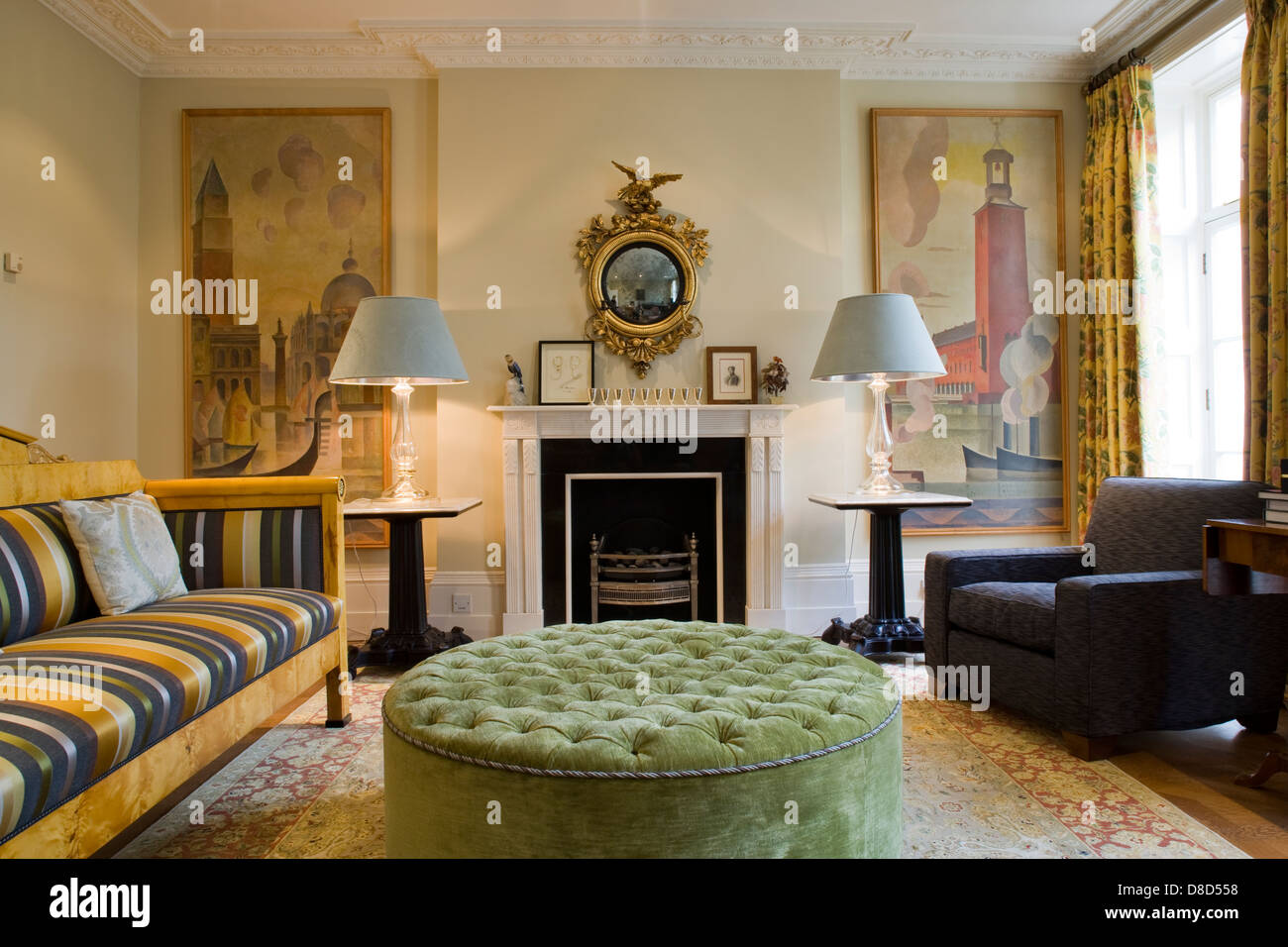 British living room hi-res stock photography and images - Alamy