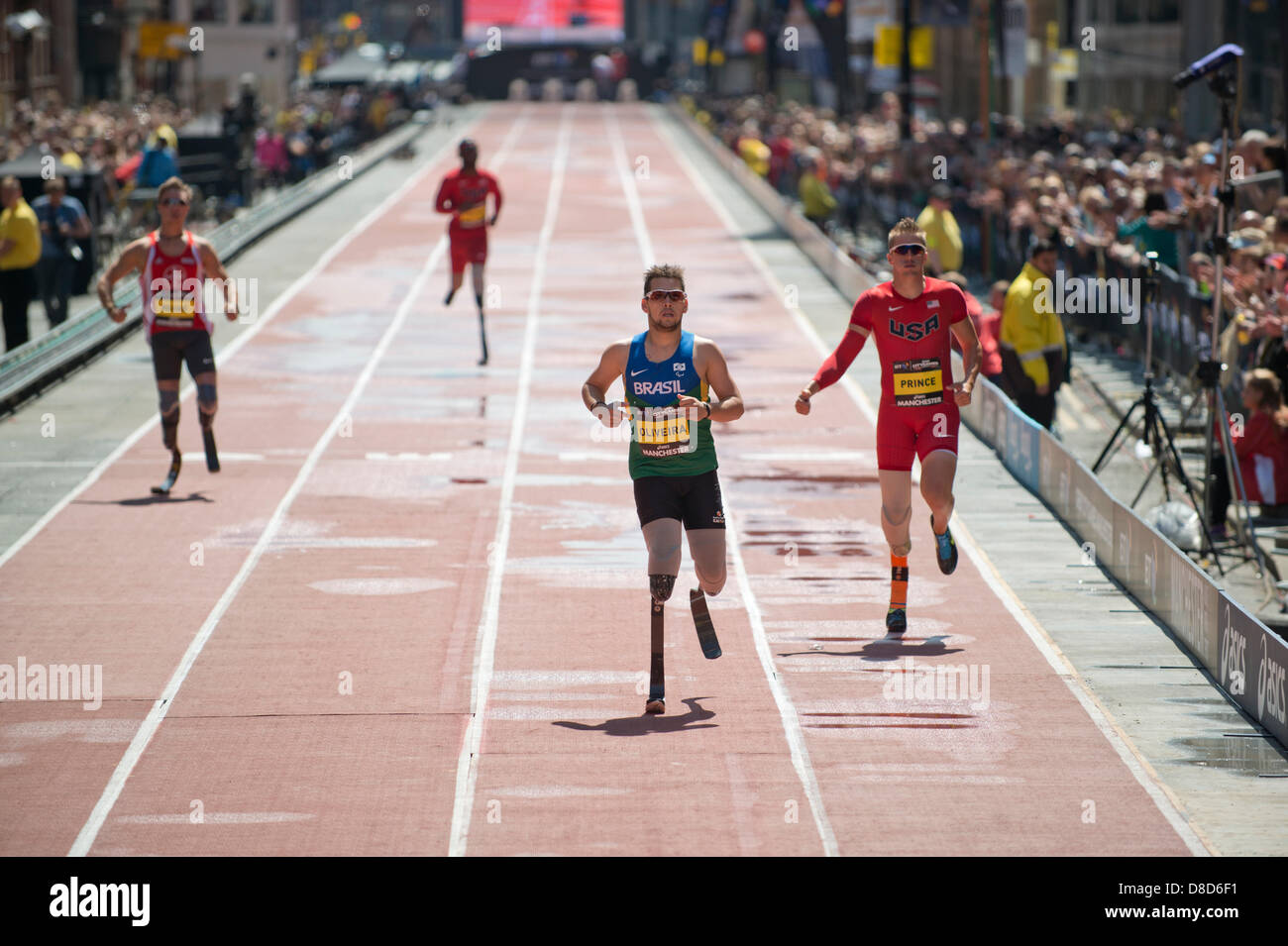 Male paralympic sprinter hi-res stock photography and images - Alamy