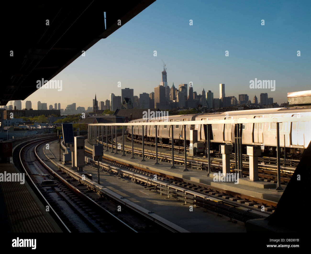 New york city subway third rail hi-res stock photography and images - Alamy