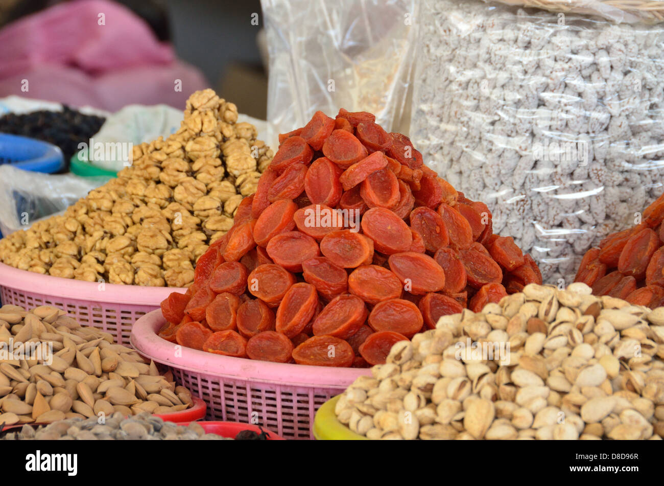 Apricots and nuts at at Siob Bazaar in Samarkand Stock Photo - Alamy