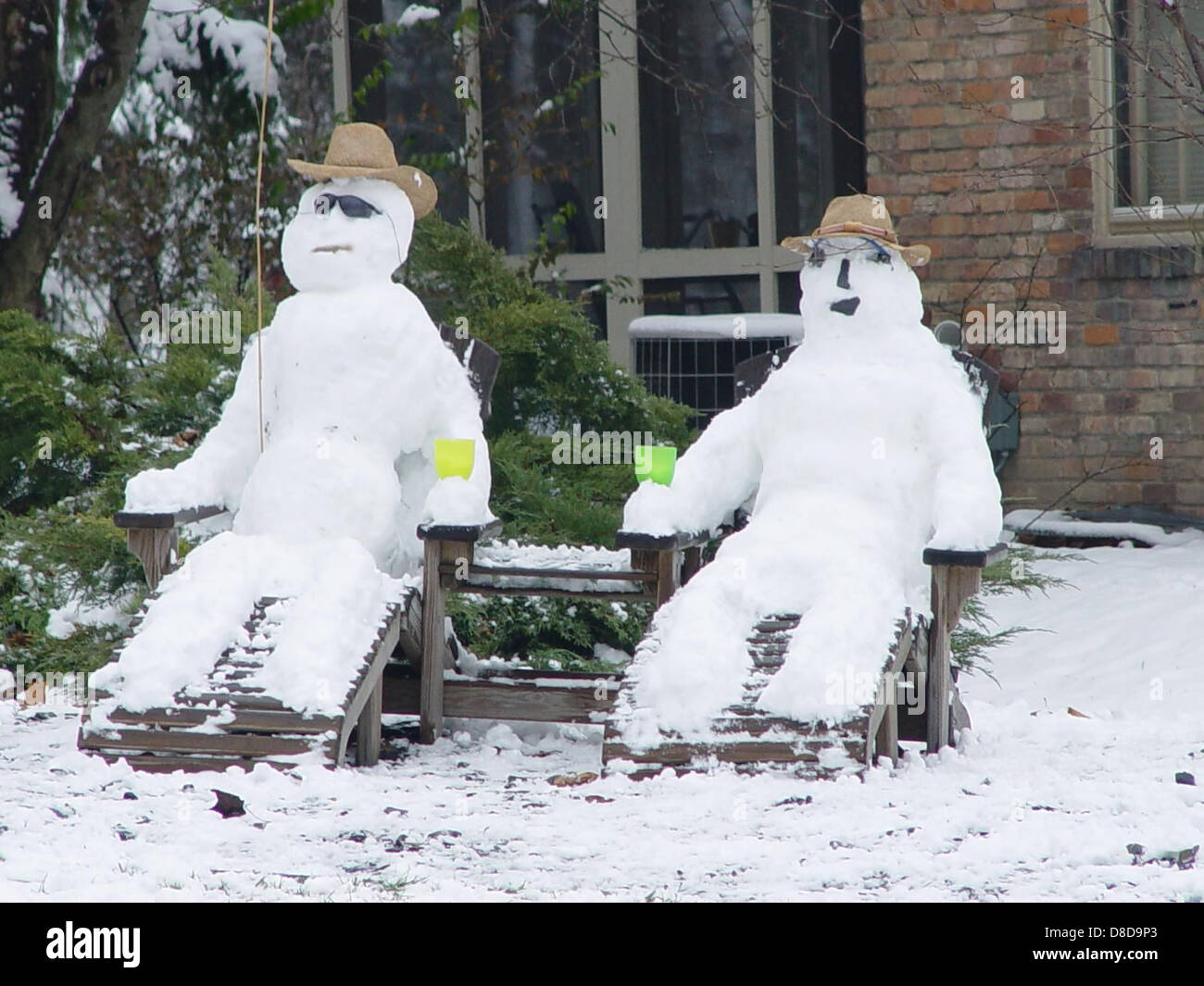 Snowman pictures hi-res stock photography and images - Alamy
