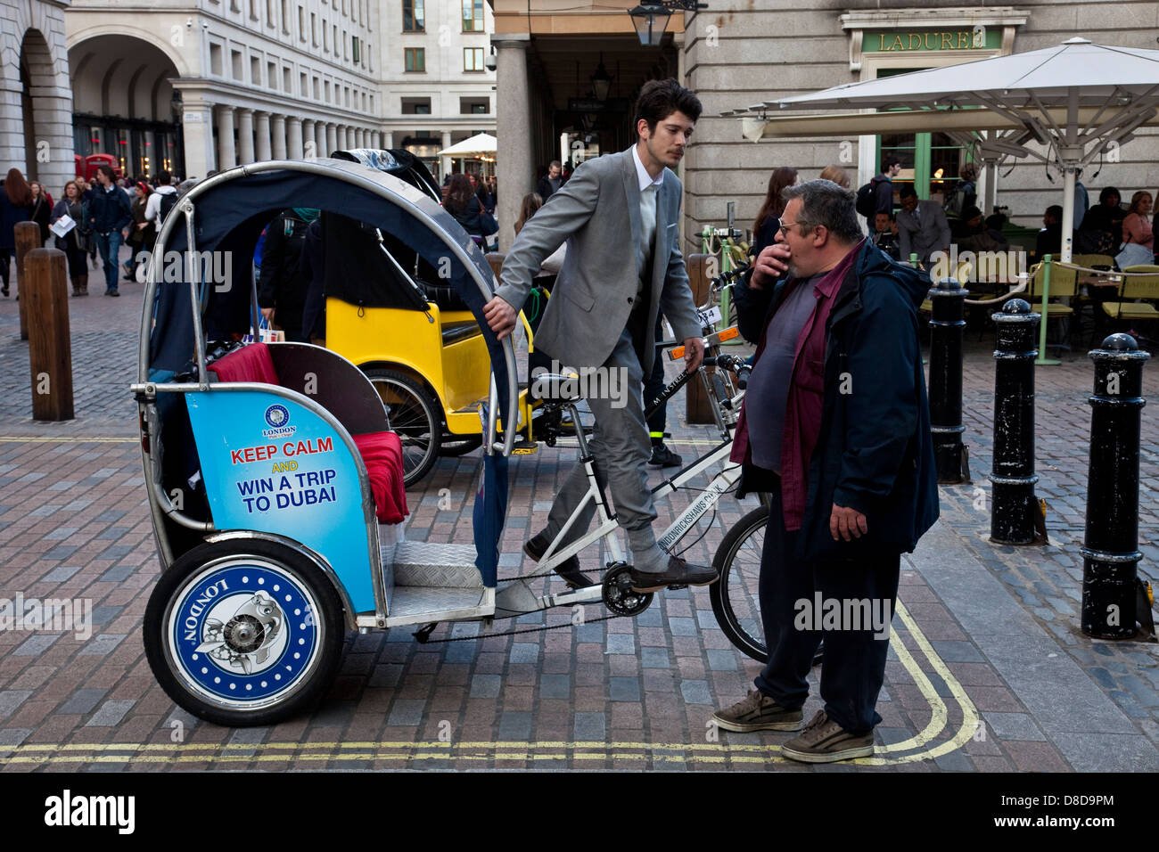 Pedicab pedicabs rickshaw rickshaws hi-res stock photography and images ...
