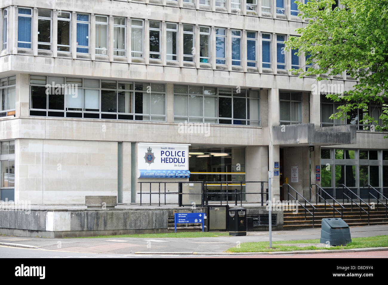 Cardiff Central police station Stock Photo - Alamy