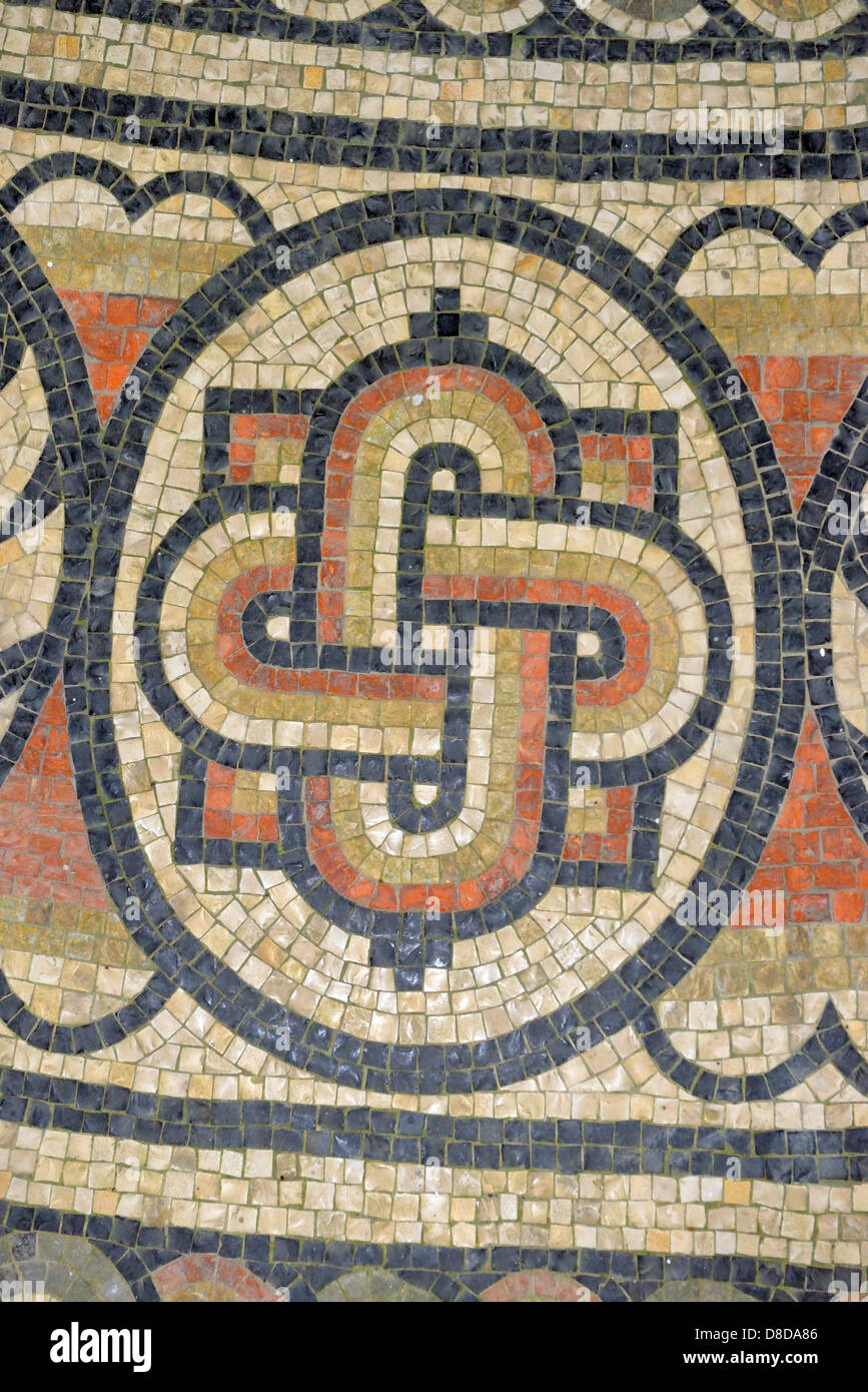 Mosaic floor with Gordian Knot motif, Bignor Roman villa, Bignor, West ...