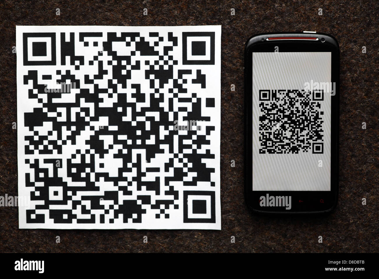 Qr code paper hi-res stock photography and images - Alamy