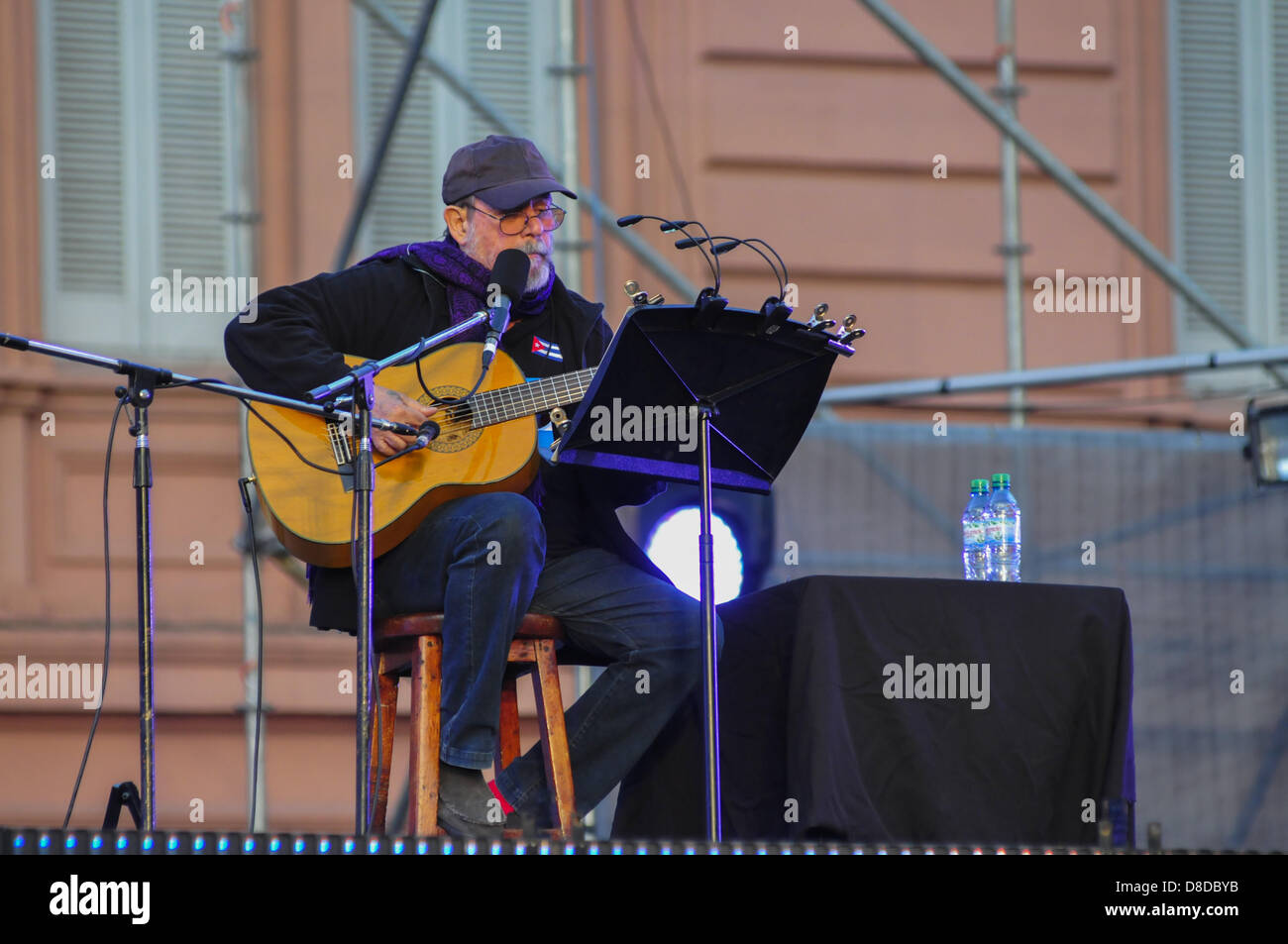 Buenos Aires, Argentina. 25th May, 2013. Cuban folk singer Silvio ...