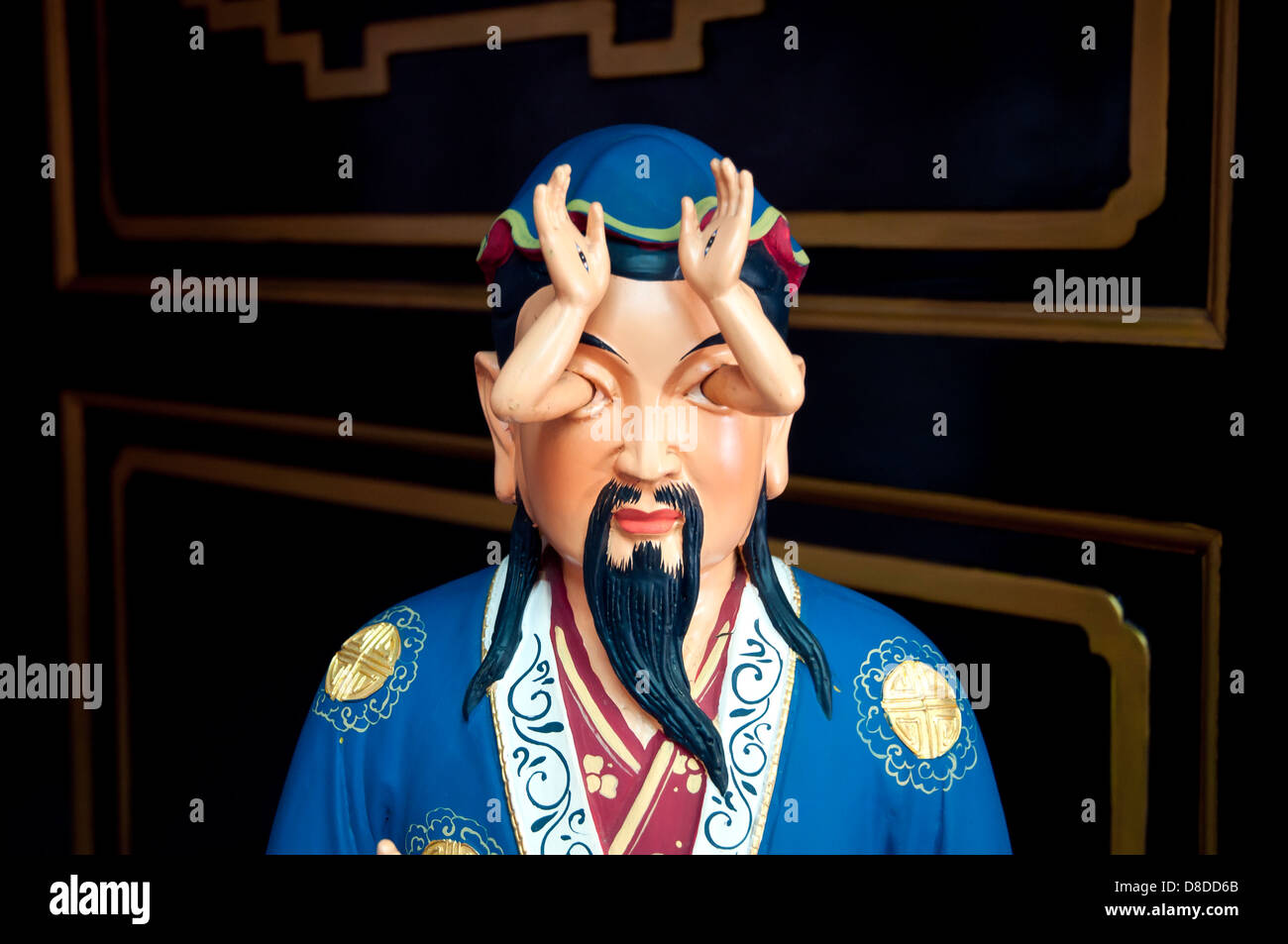 Weird statue hi-res stock photography and images - Alamy