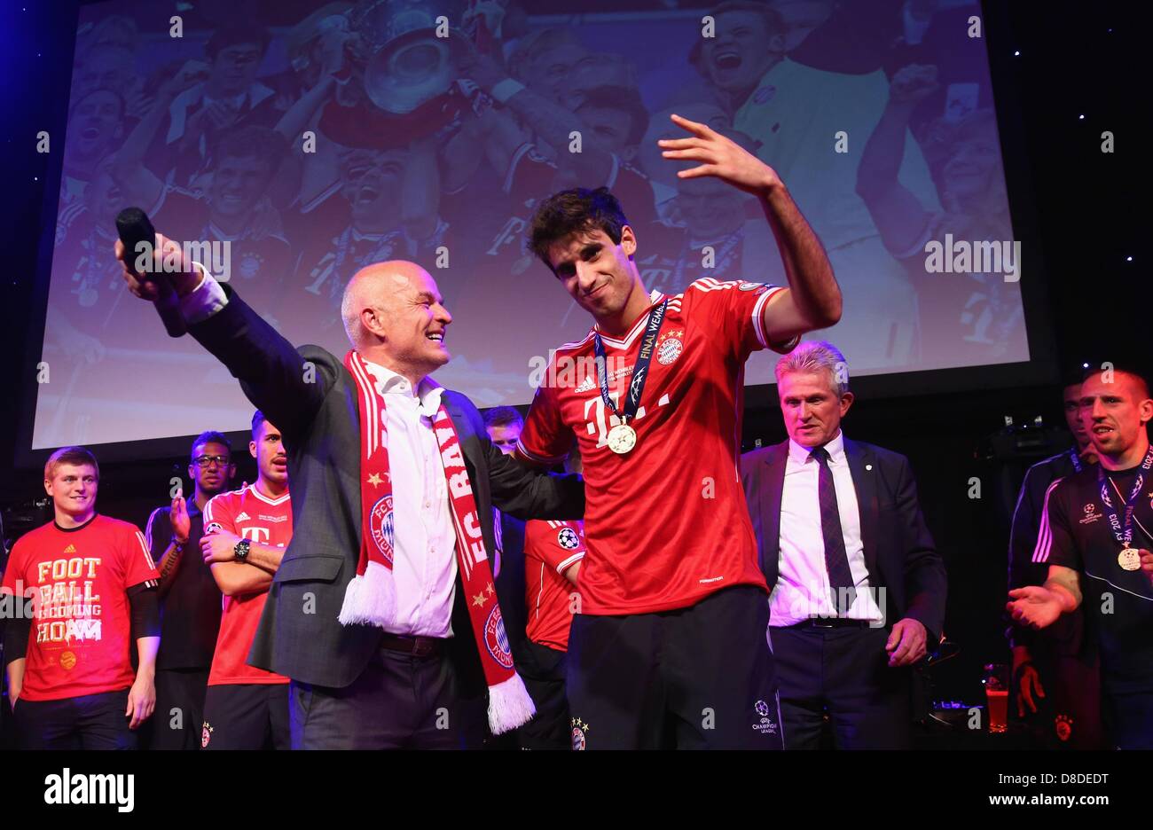 LONDON, ENGLAND - MAY 25: Stadium commentator Stephan Lehmann and ...