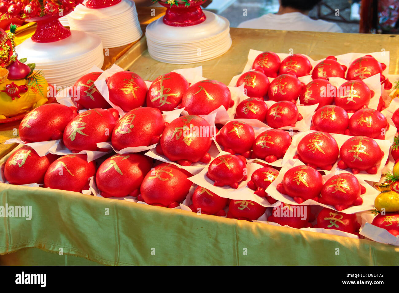 Rows of chinese religious offering bun in a buddhist temple Stock Photo ...