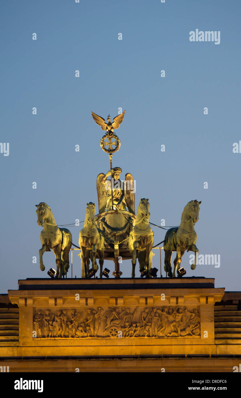 Statues berlin hi-res stock photography and images - Alamy