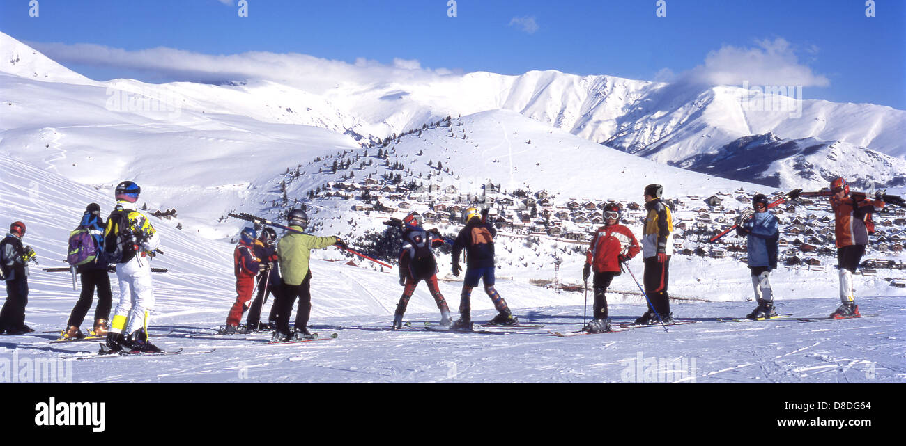 Festive skiers hi-res stock photography and images - Alamy