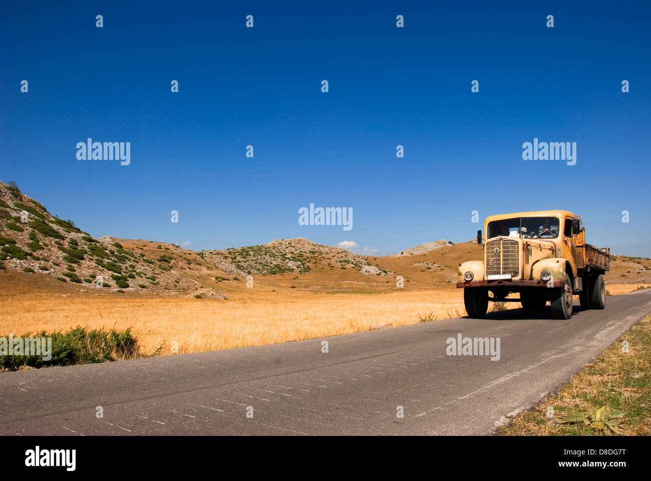 Map lorry hi-res stock photography and images - Alamy
