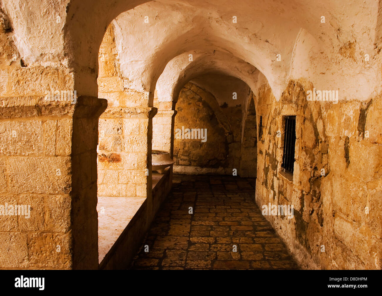 Tunnel of the old synagogue Stock Photo - Alamy