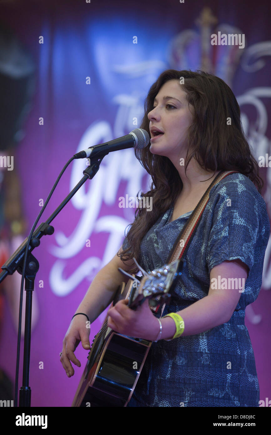 North London The Singer Stock Photos & North London The Singer Stock ...