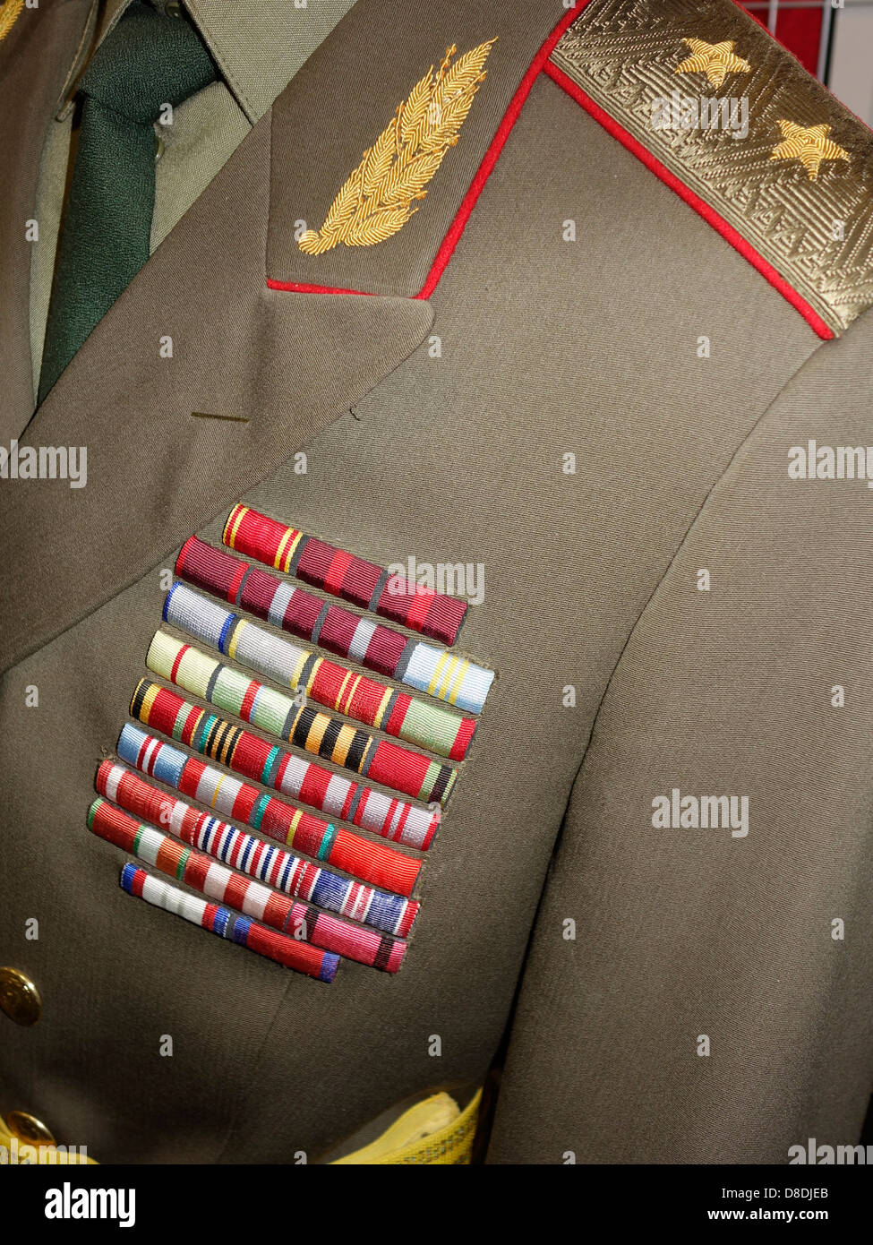 Soviet Lieutenant General (генера́л-лейтена́нт) insignia Stock Photo ...