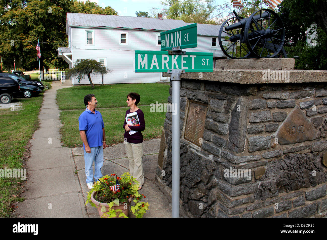 Small town post office hi-res stock photography and images - Alamy